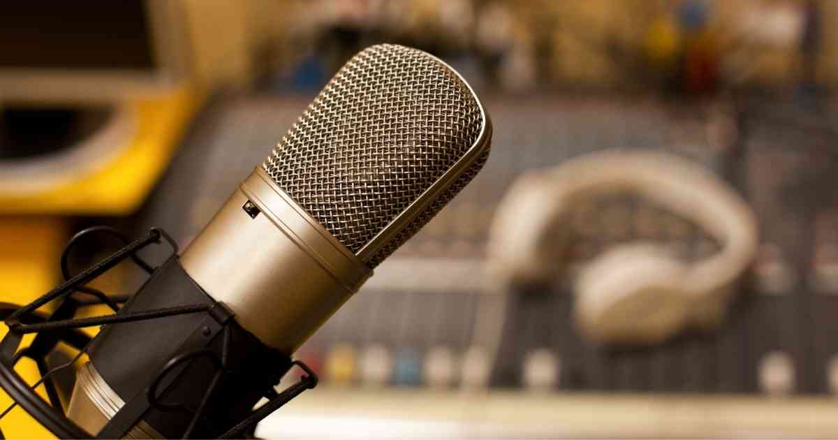 A Proper Rapper Studio Setup: The Essentials – TheStudioGenie